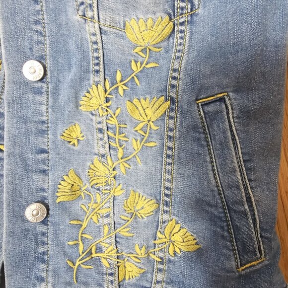 LuLaRoe | Jackets & Coats | Lularoe Denim Embroidered Jacket Size ...